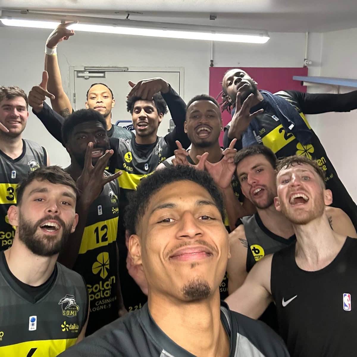 VICTOIRE DU SOMB CHEZ LE LEADER ! - SOMB Boulogne